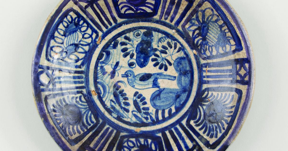 Plate with Chinese design