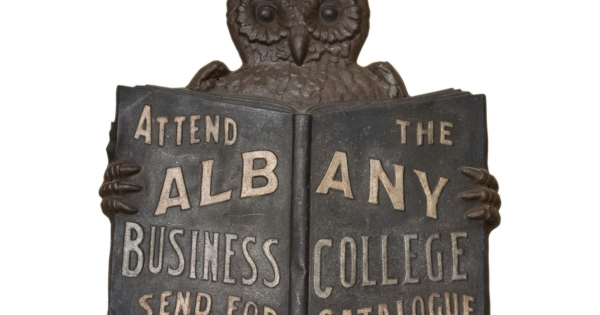 Sign for Albany Business College